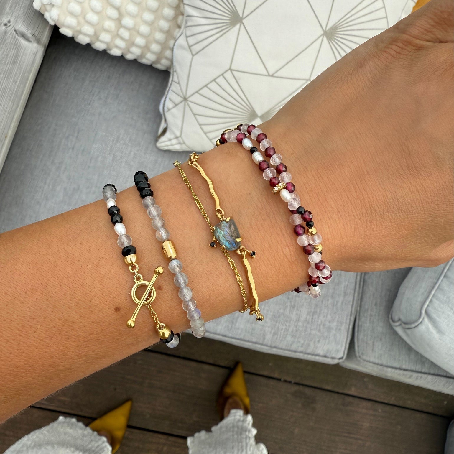 Raw Crystal Bracelet - Flow Labradorite – Moon Magic