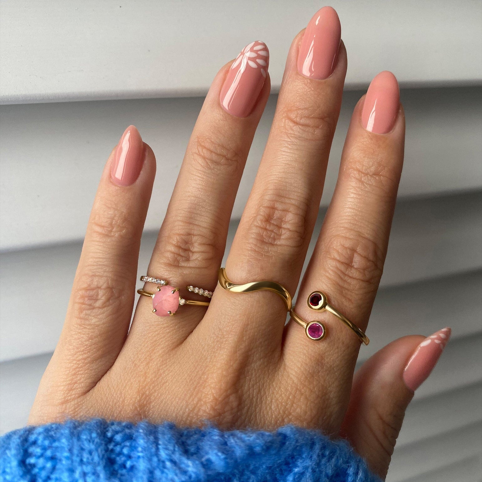 Rose Quartz Ring - Petite Raw Allure – Moon Magic